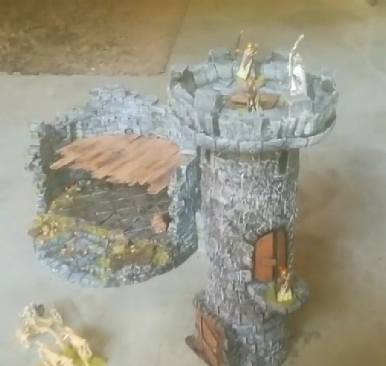 Torre de un castillo con un bote de Pringles | Comunidad de Comunidad ...